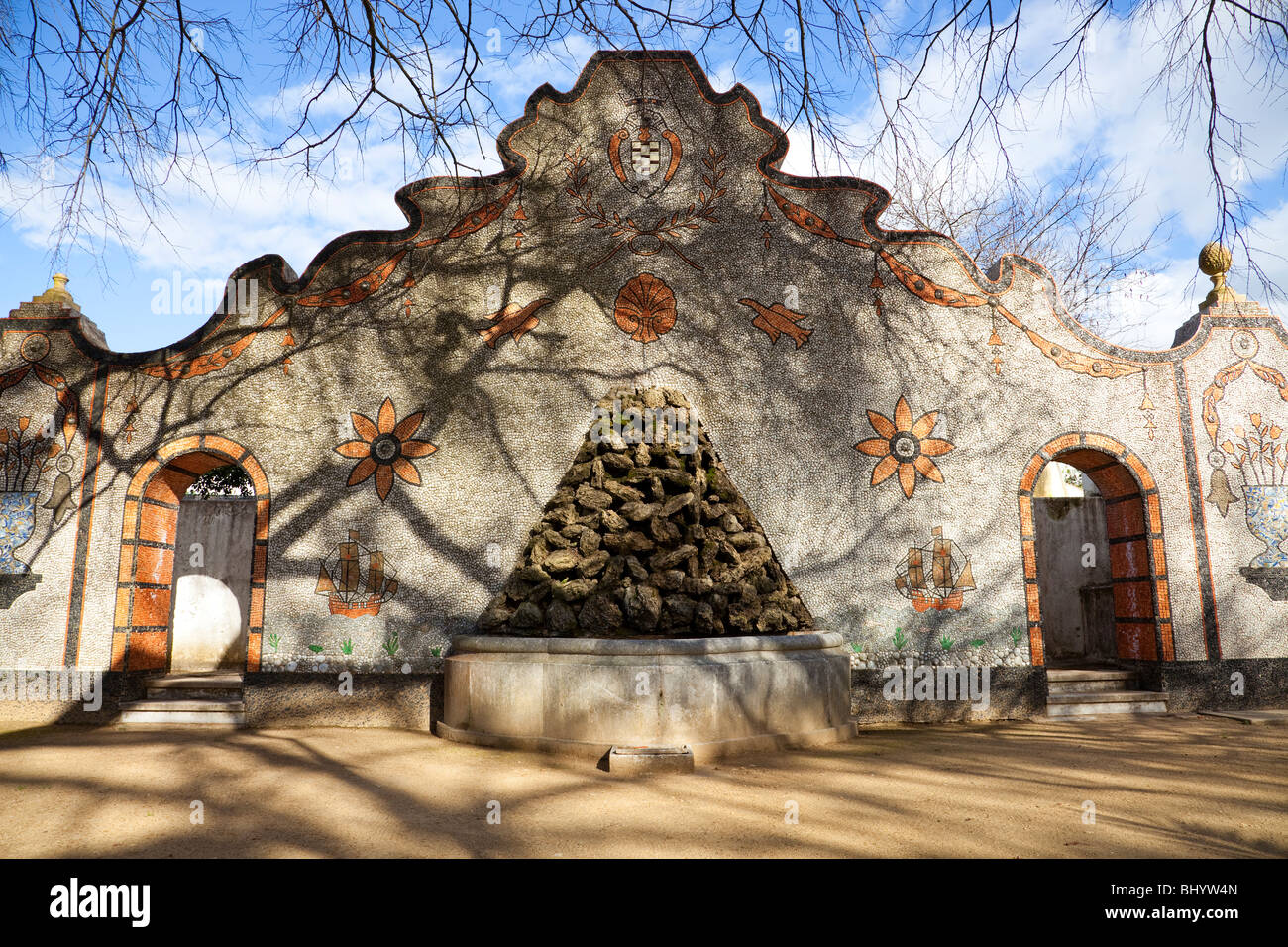 Fountain in Quinta da Fidalga (Fidalga Palace and Gardens). Seixal ...