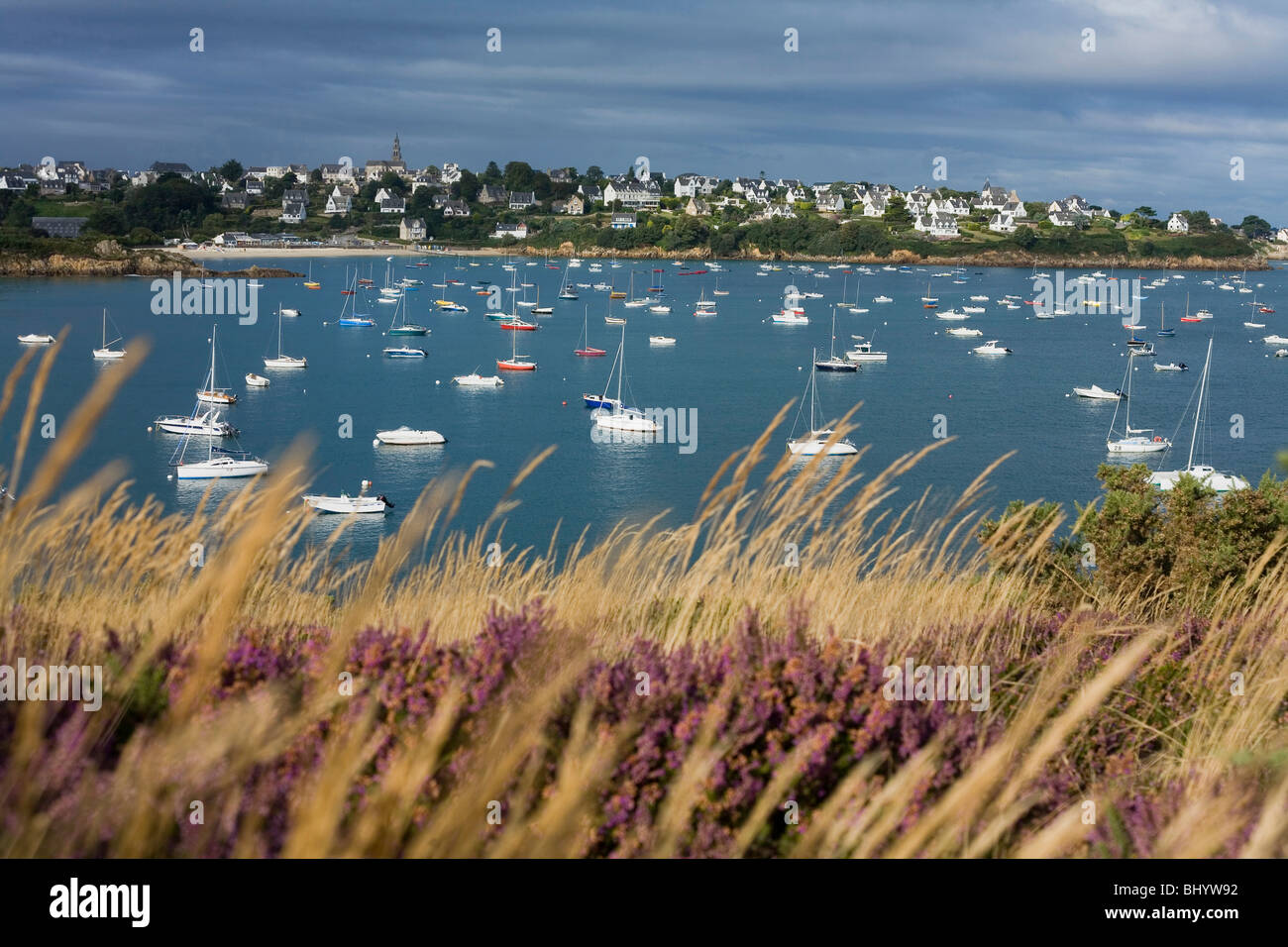 Carantec (22) : the village Stock Photo - Alamy