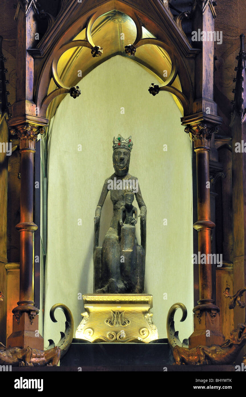 Rocamadour (46) : Reliquary statue of the Black Madonna (or Black ...