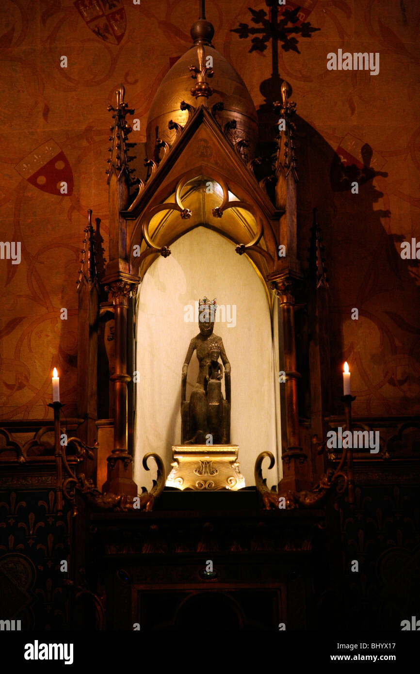 Black madonna statue rocamadour hi-res stock photography and images - Alamy