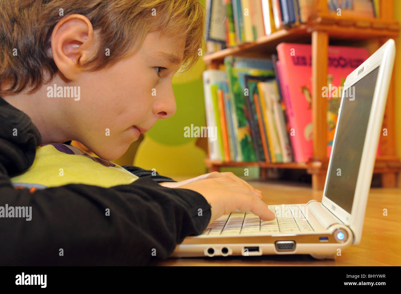 Child and laptop Stock Photo - Alamy