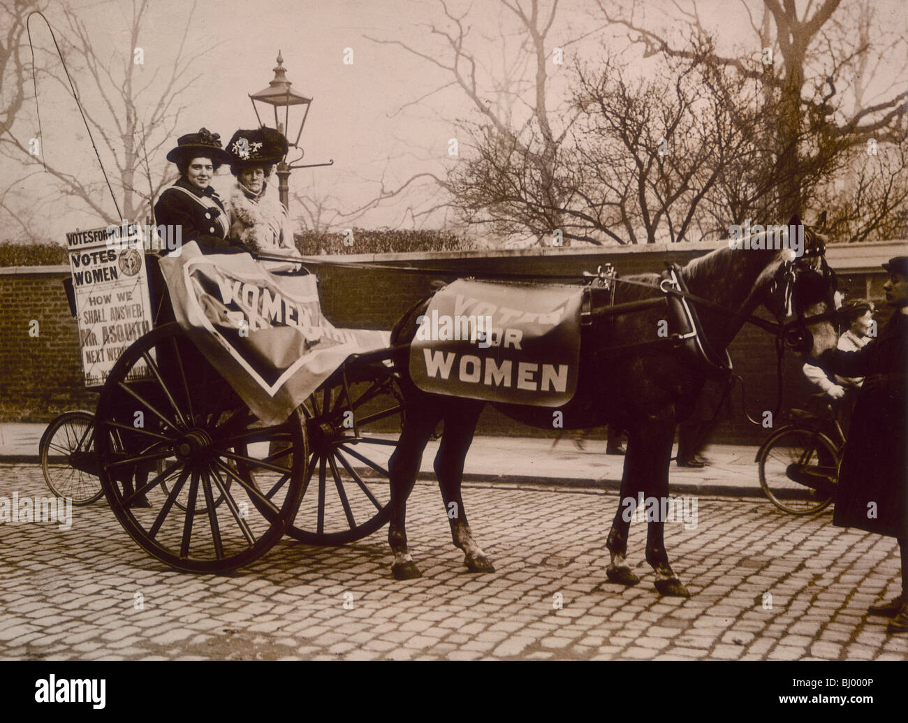 Votes for women poster hi-res stock photography and images - Alamy