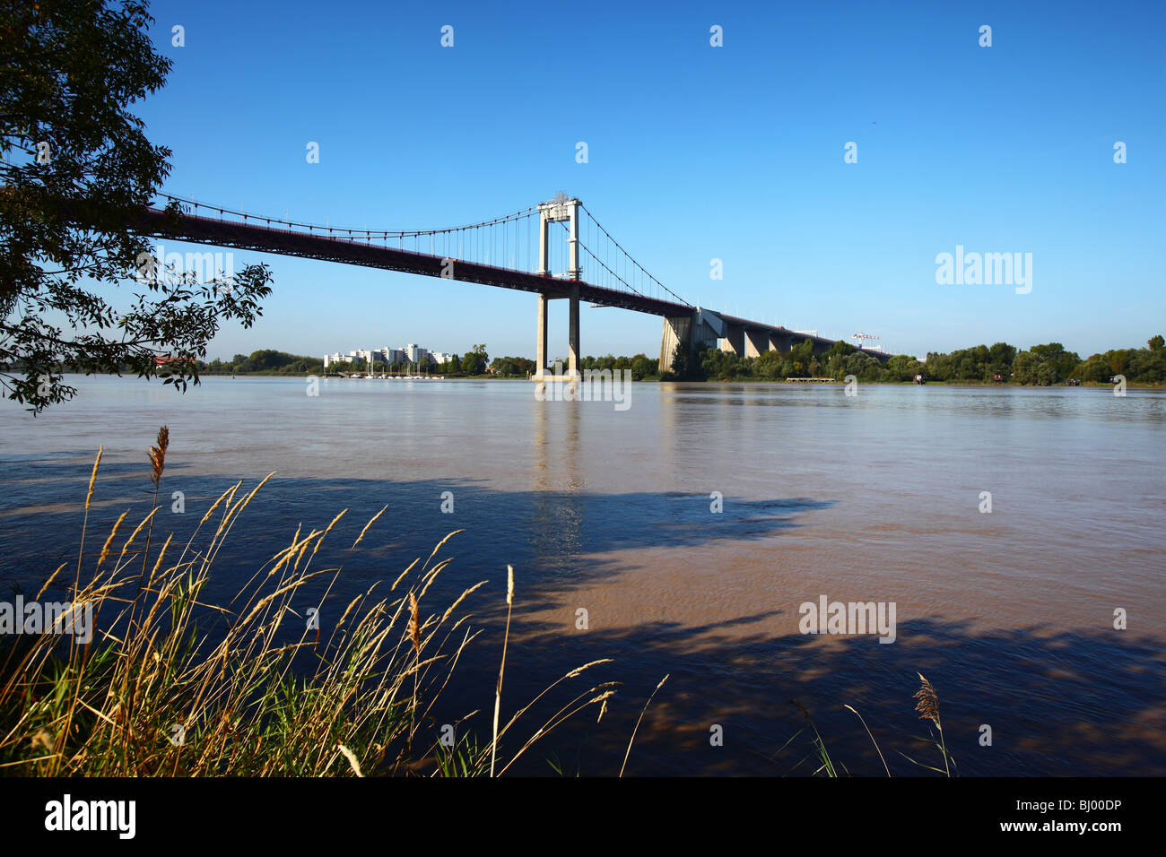 Bordeaux (33) : The "Pont d'Aquitaine" bridge Stock Photo - Alamy