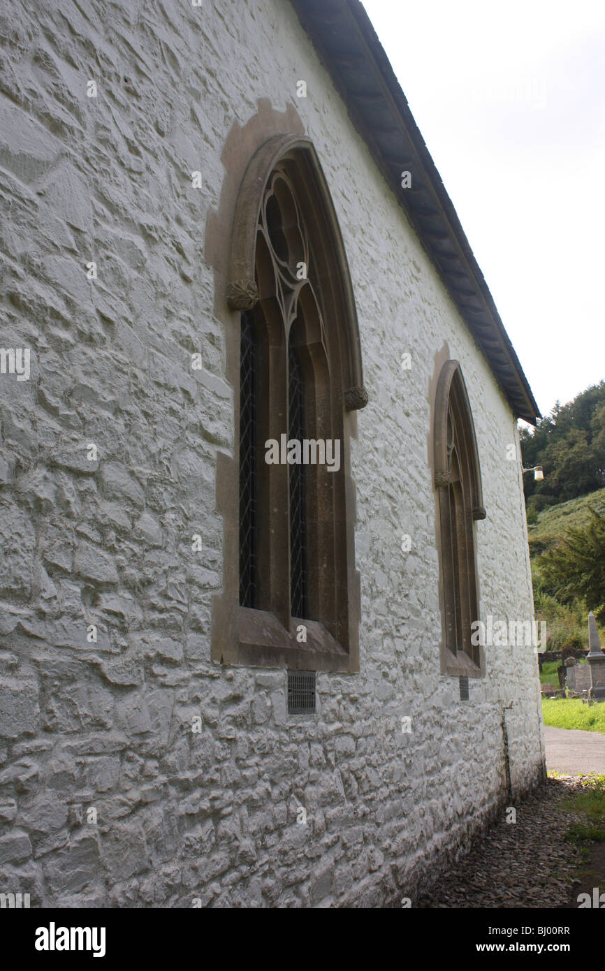 Stone church arched window hi-res stock photography and images - Alamy