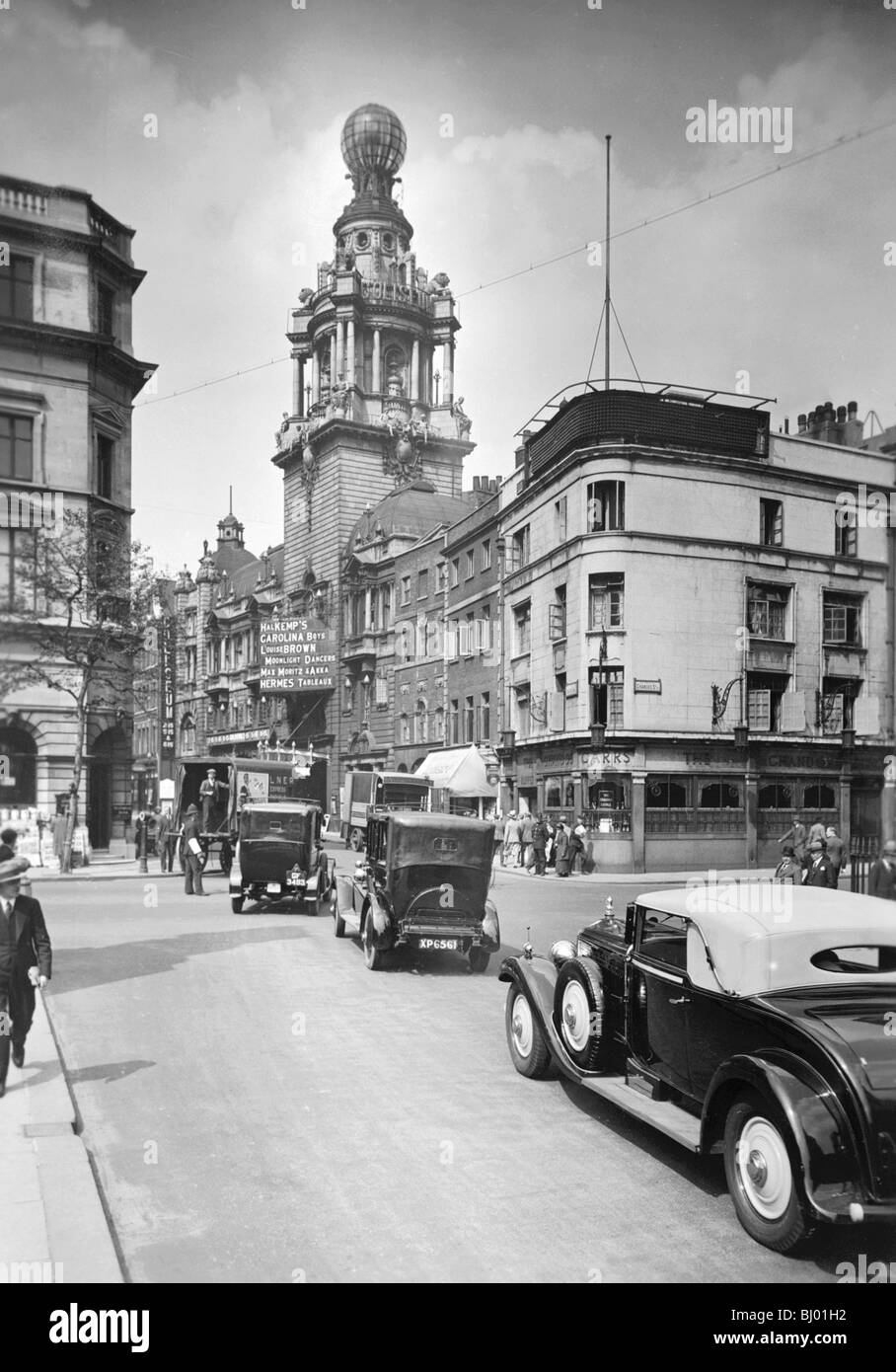 London 1930s street hi-res stock photography and images - Alamy