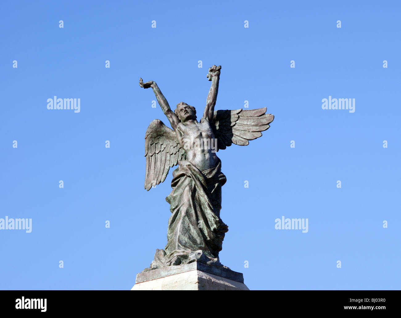 THE BEAUTIFUL WAR MEMORIALWW2 WW1 BOMBARDMENT BRONZE ANGEL STATUE ...