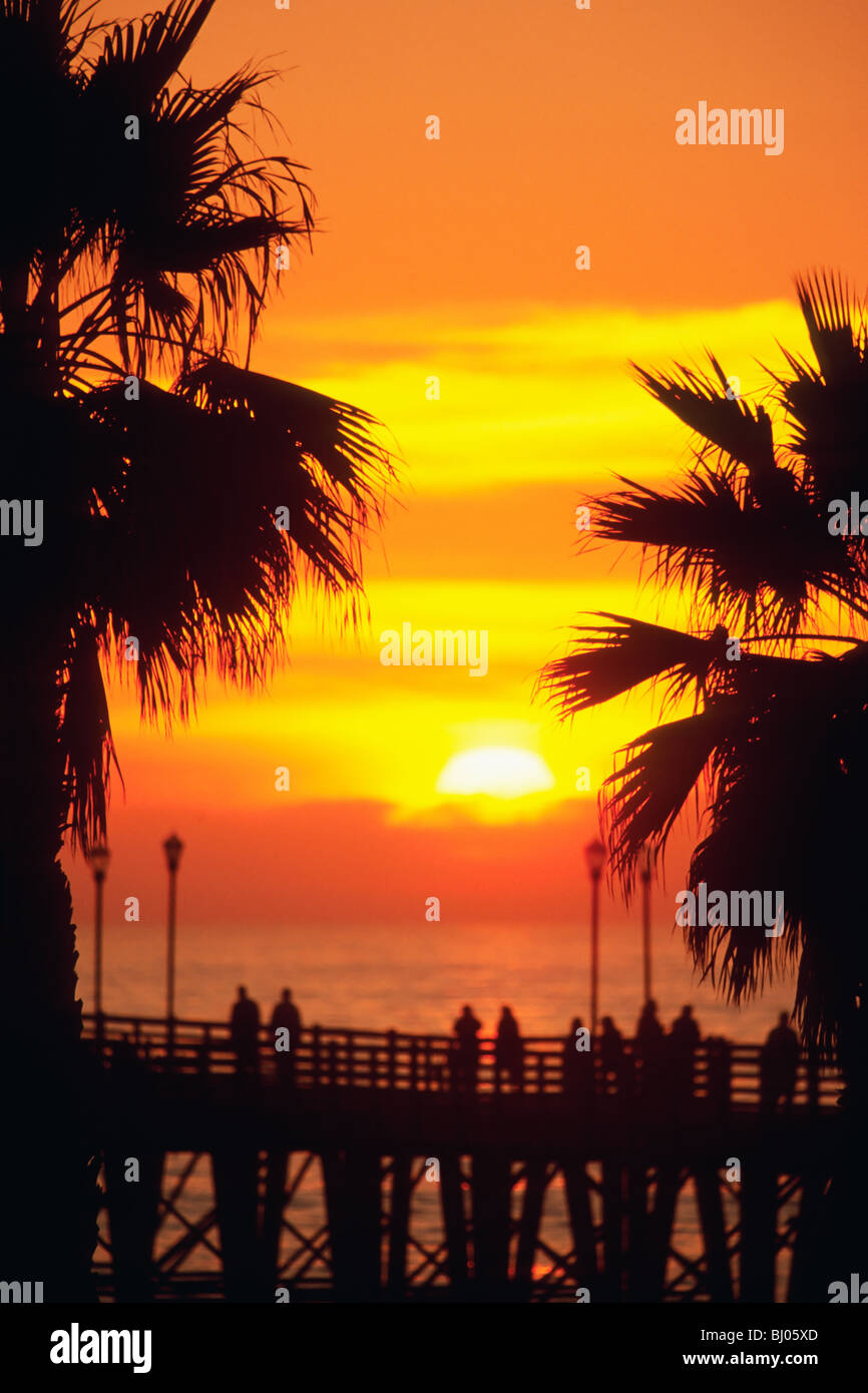 Sunset at the Oceanside Municipal Pier in Oceanside, California, United ...