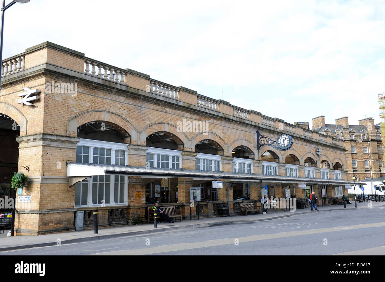 York railway station hi-res stock photography and images - Alamy