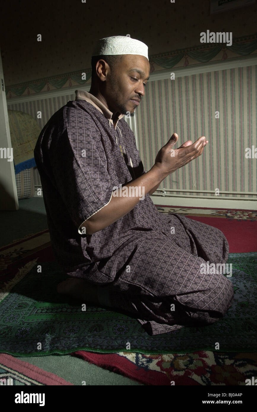 Islamic man hi-res stock photography and images - Alamy