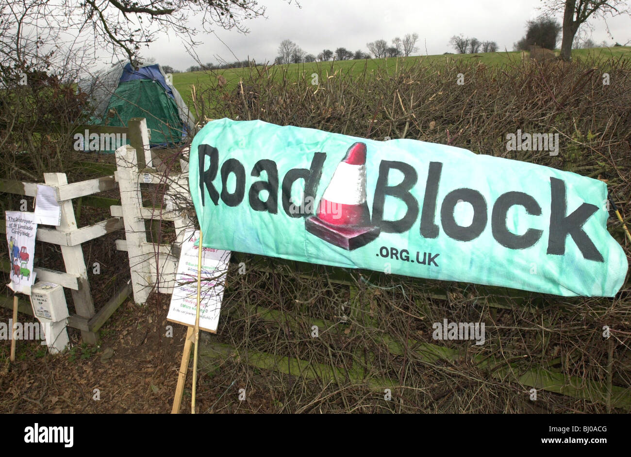 Protesters block road hi-res stock photography and images - Alamy