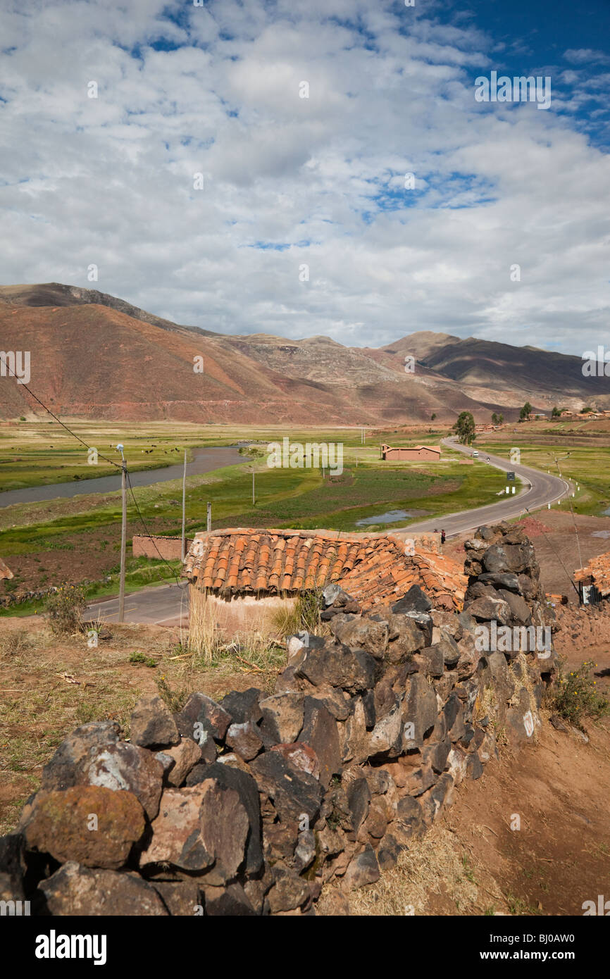 Rural peruvian village hi-res stock photography and images - Alamy