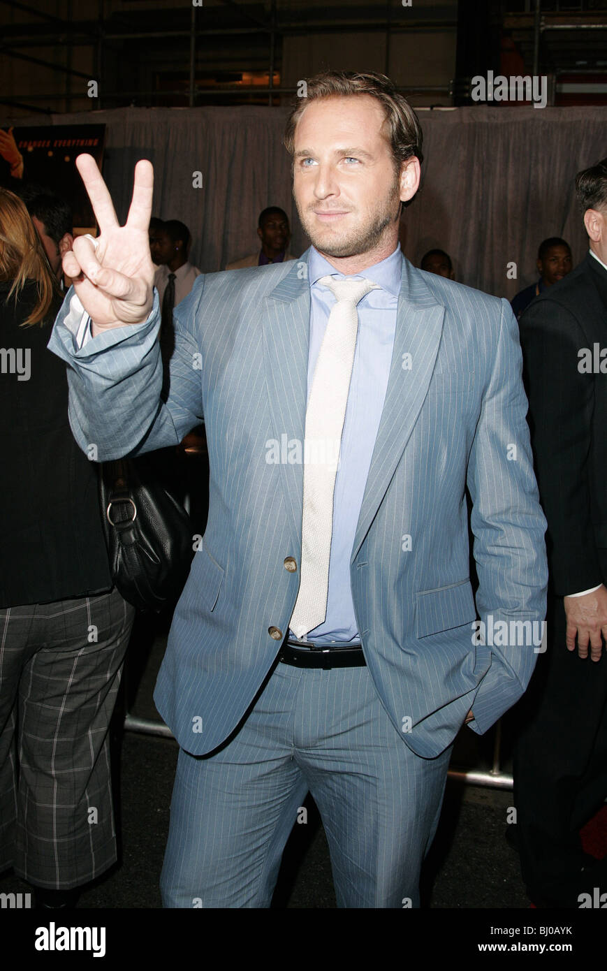 JOSH LUCAS GLORY ROAD WORLD PREMIERE HOLLYWOOD LOS ANGELES USA 05 ...