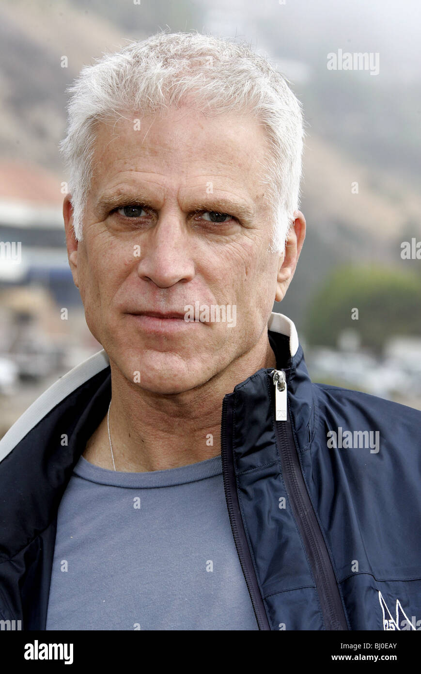 TED DANSON ACTOR MALIBU LOS ANGELES CALIFORNIA USA 22/10/2006 Stock ...