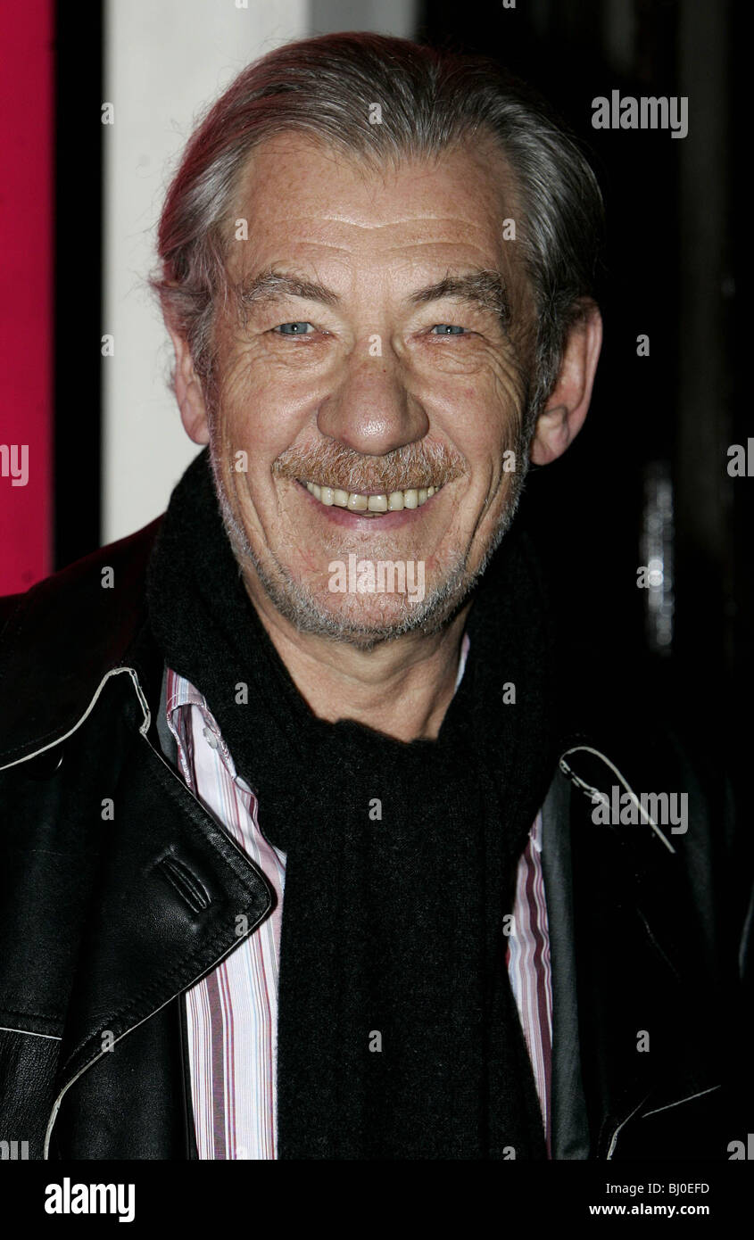 SIR IAN MCKELLEN ACTOR THE ALDWYCH THEATRE LONDON ENGLAND 24/10/2006 ...
