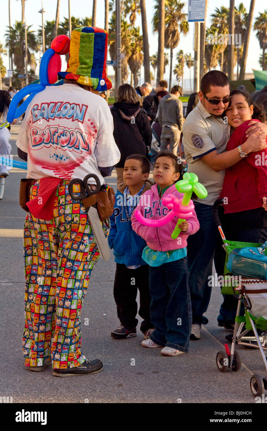 Kids with clown hi-res stock photography and images - Alamy