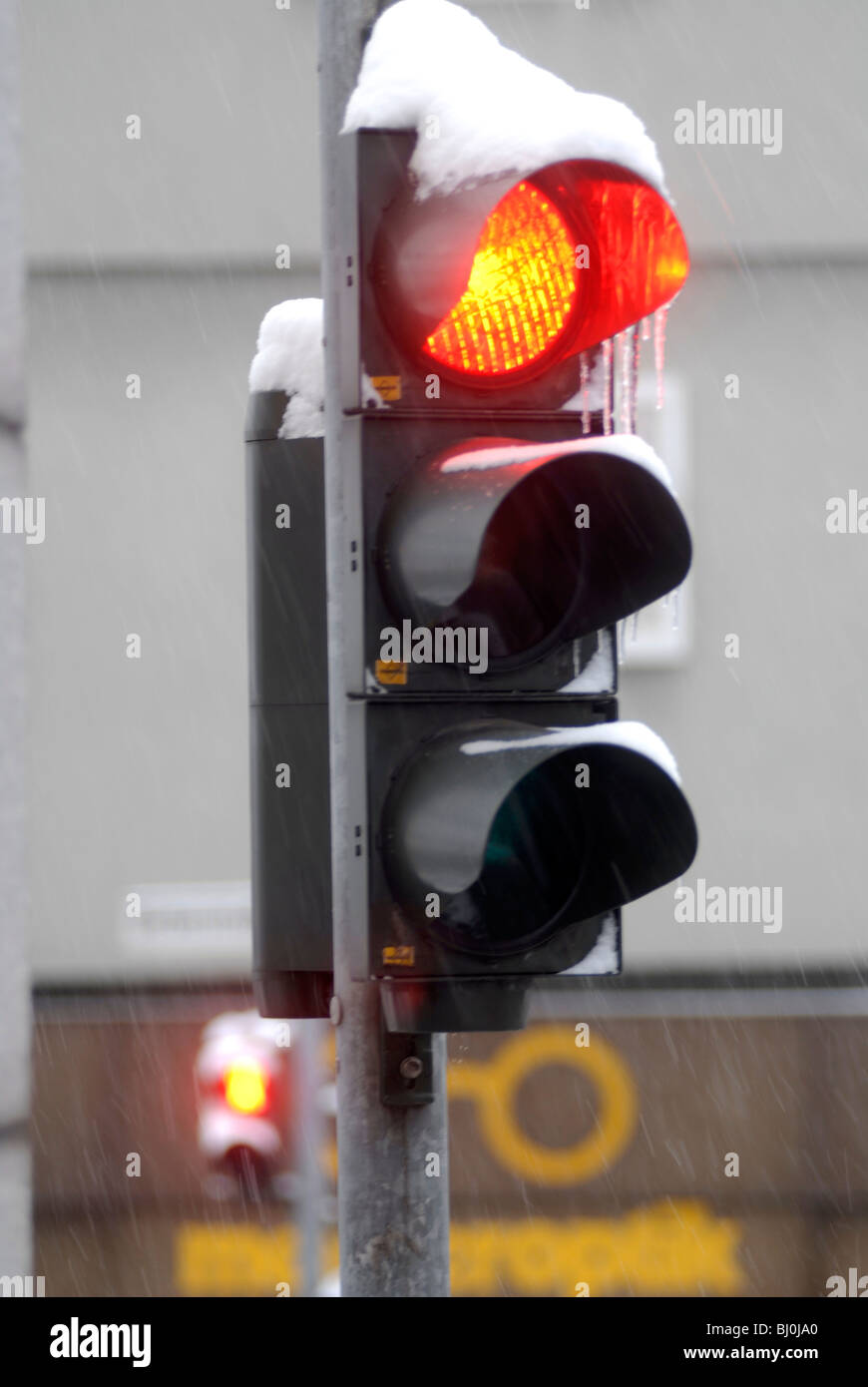 Traffic light icicle hi-res stock photography and images - Alamy