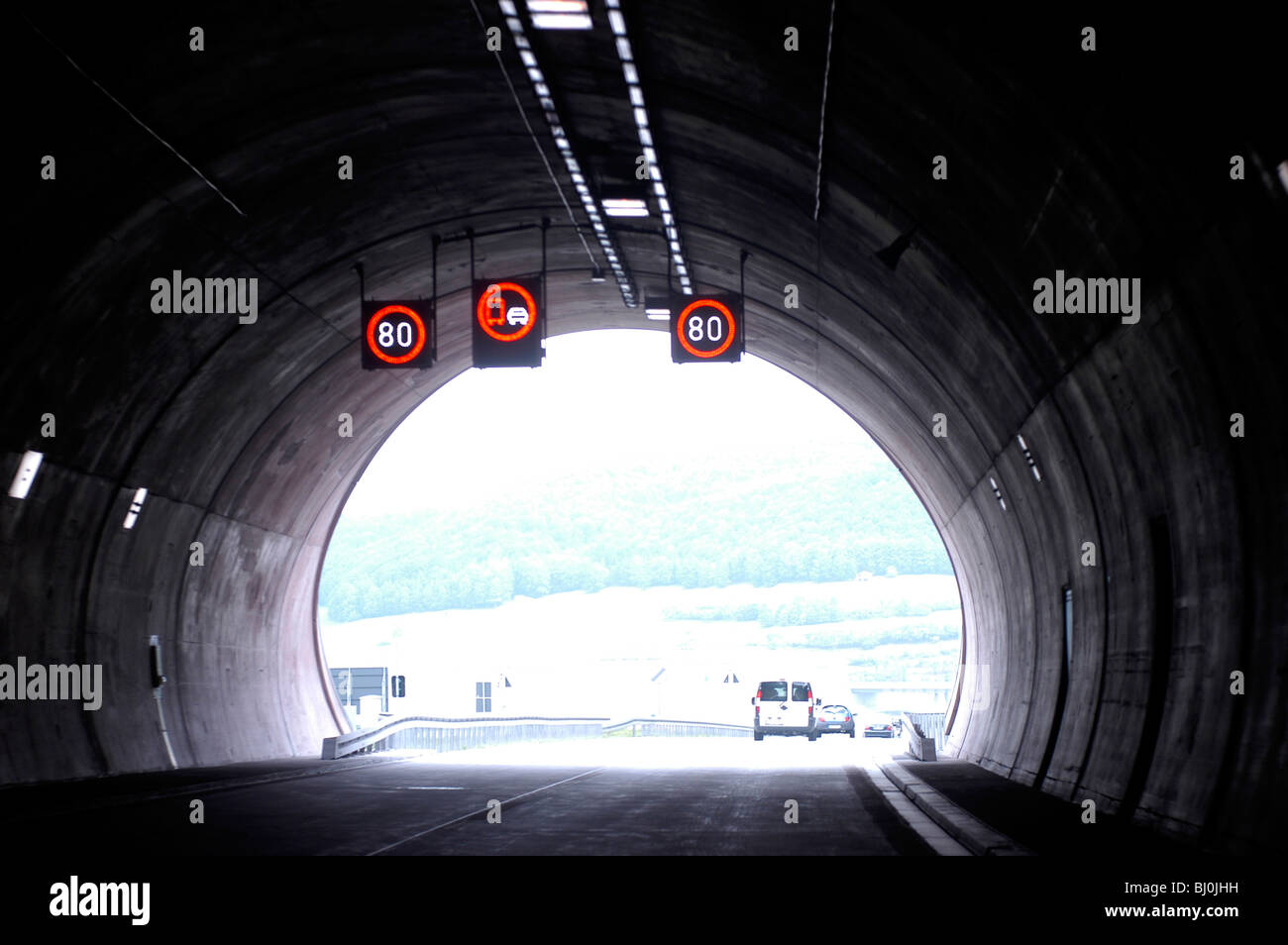 Tunnel guards hi-res stock photography and images - Alamy