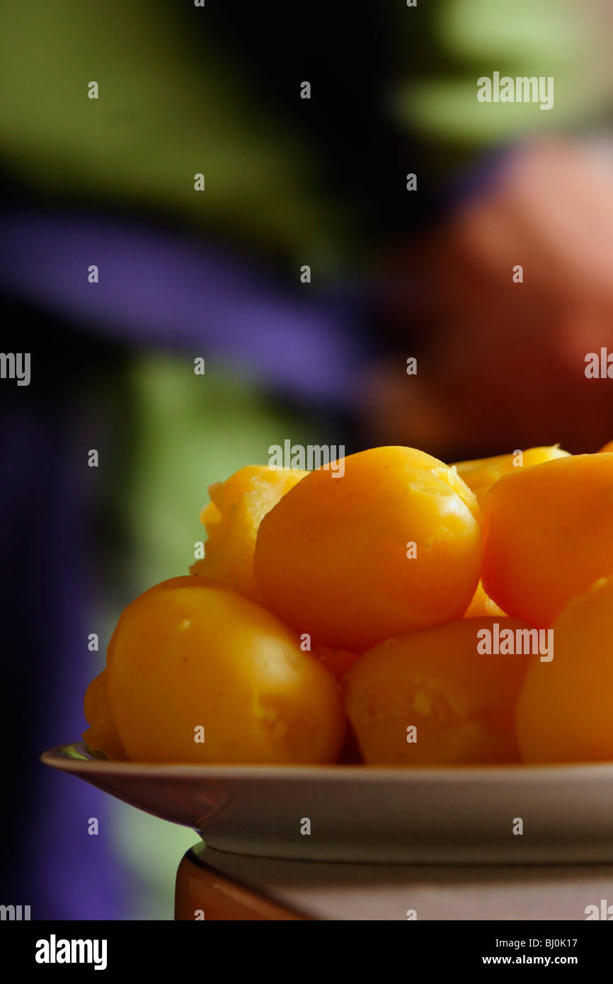 Cooked one and peeled potatoes Stock Photo - Alamy