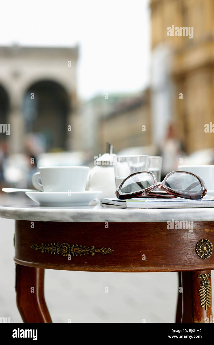 Cafe holiday hi-res stock photography and images - Alamy