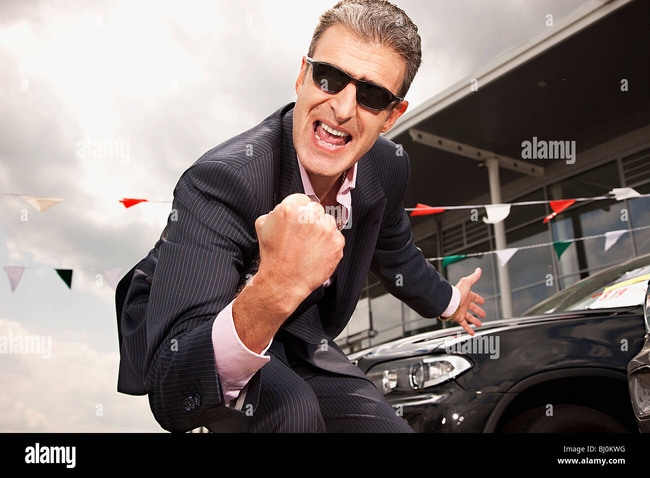 Second hand car dealer hi-res stock photography and images - Alamy