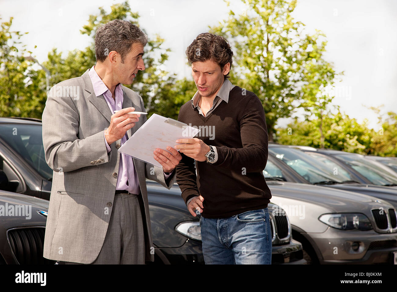 Second hand car dealer hi-res stock photography and images - Alamy