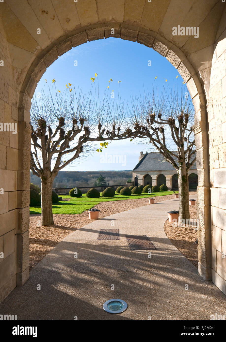 Chateau courtyard hi-res stock photography and images - Alamy