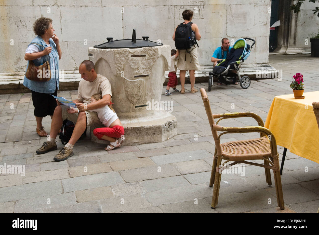 2000s family hi-res stock photography and images - Alamy