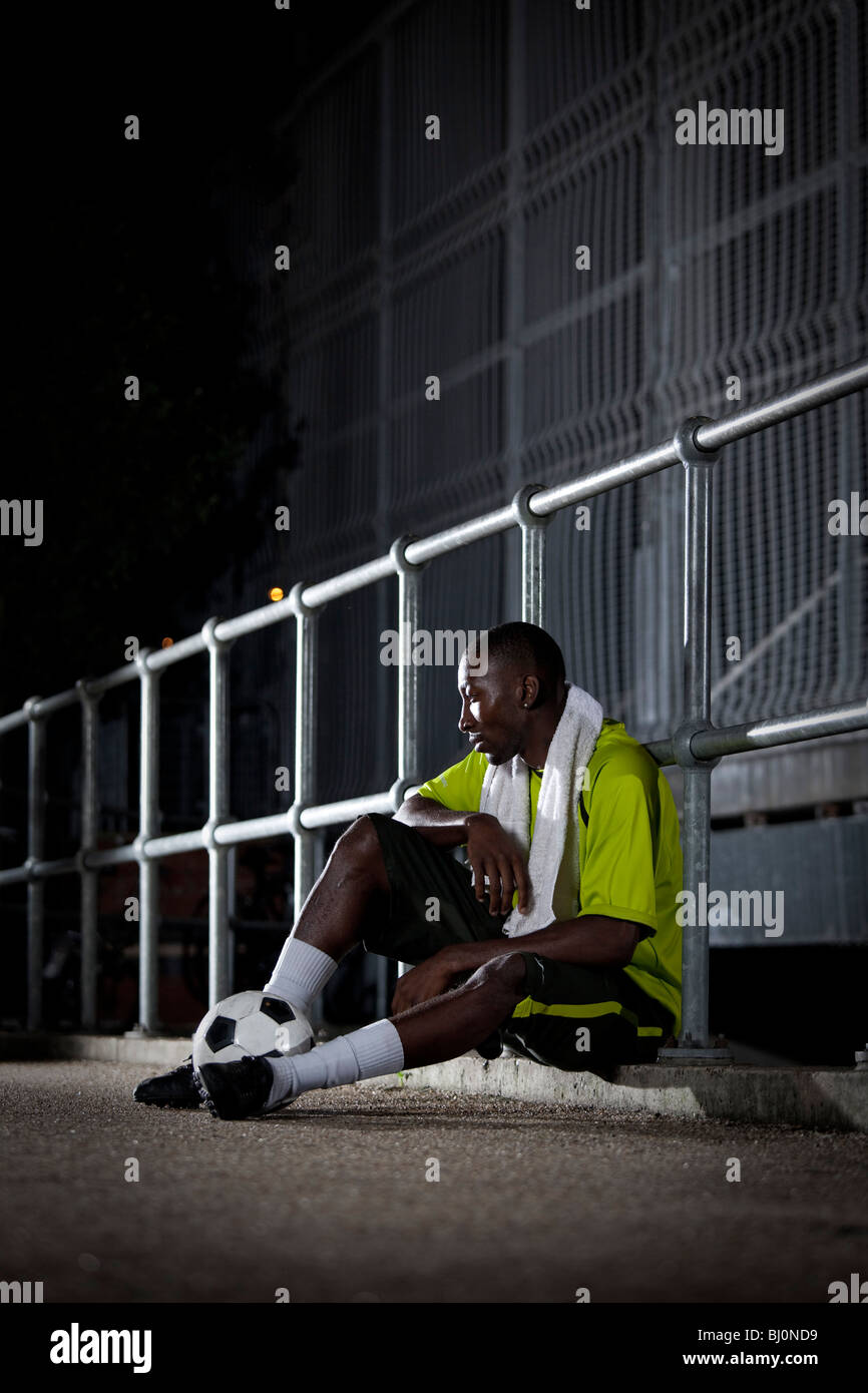 Football player full body hi-res stock photography and images - Alamy