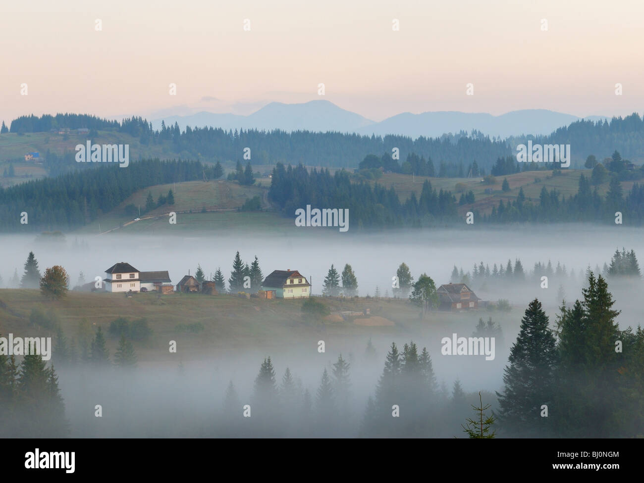 village in yablunitsa area of ukraine Stock Photo - Alamy