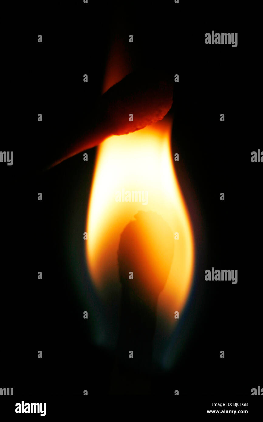 Tinders hi-res stock photography and images - Alamy