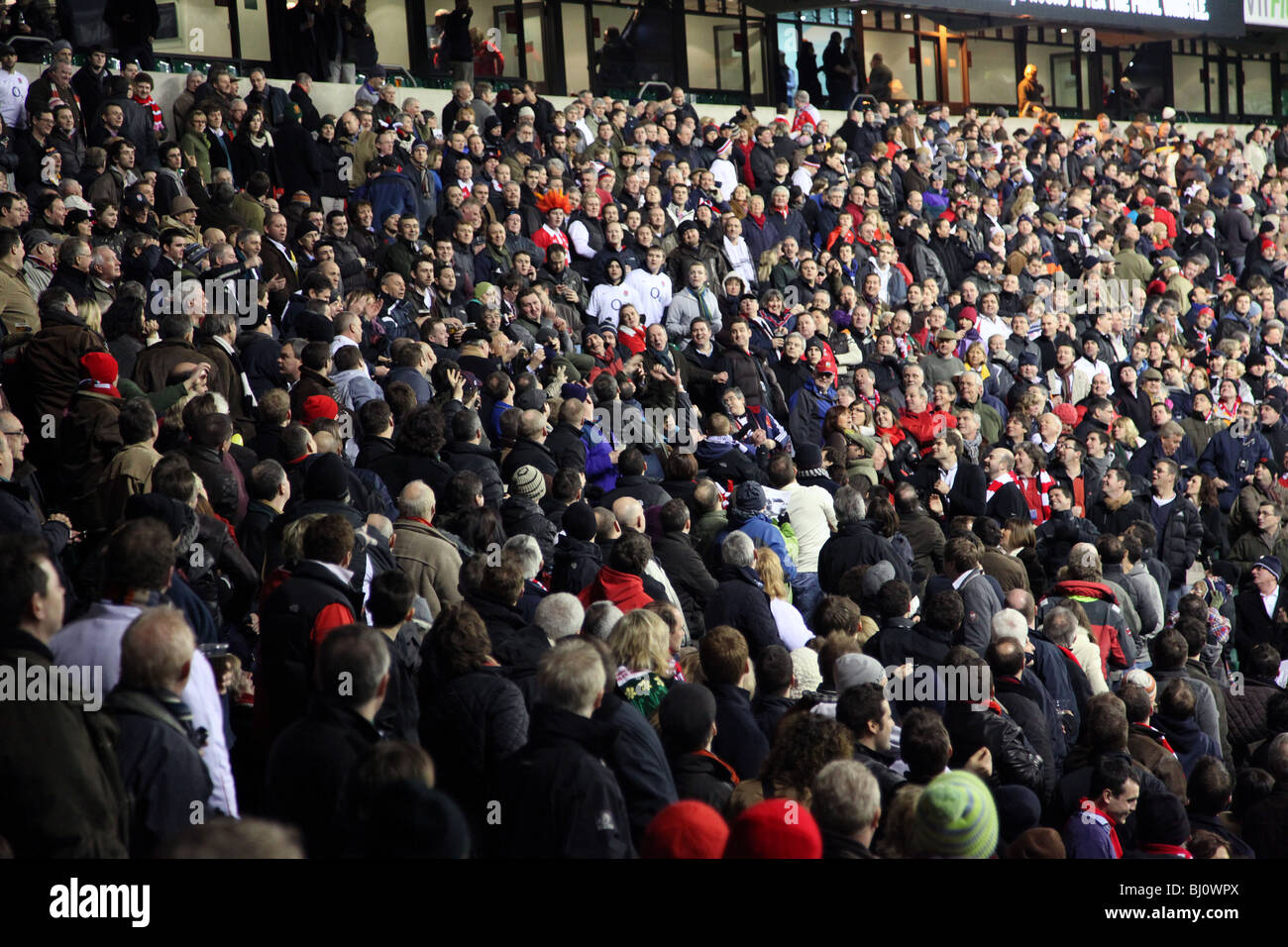 English rugby twickenham fans hi-res stock photography and images - Alamy