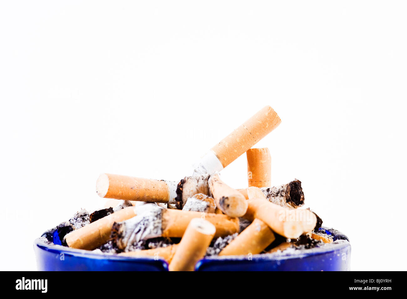 Full ashtrays hi-res stock photography and images - Alamy