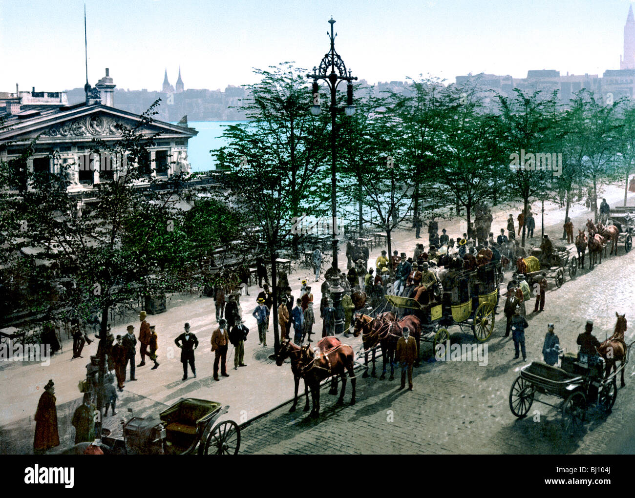 Jungfernstieg um 10 Uhr Hamburg Stock Photo - Alamy