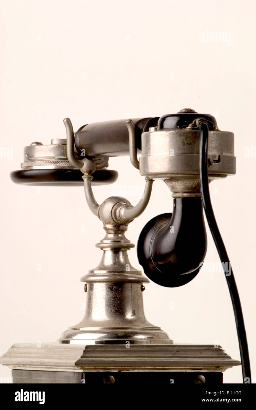 Telephone 1900