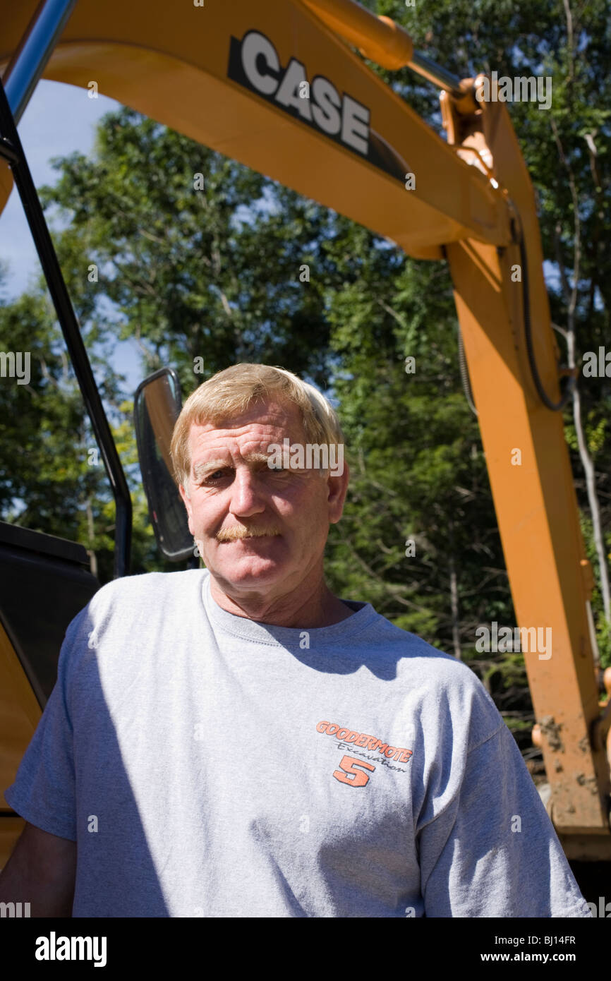 Excavator earth moving equipment hi-res stock photography and images ...