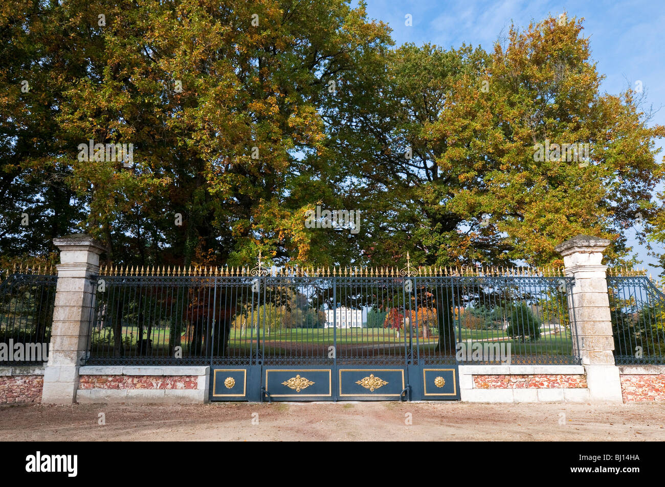 French chateau gates High Resolution Stock Photography and Images - Alamy