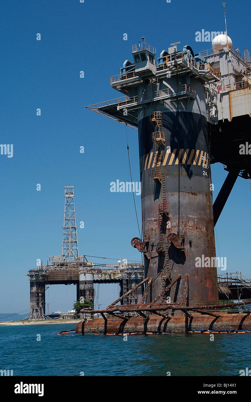 Petrobras platform hi-res stock photography and images - Alamy