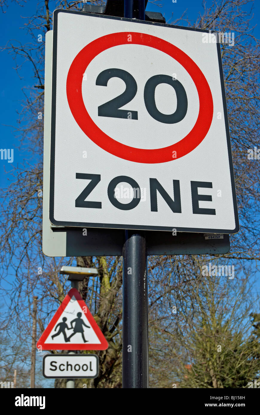 Warning 20mph hi-res stock photography and images - Alamy