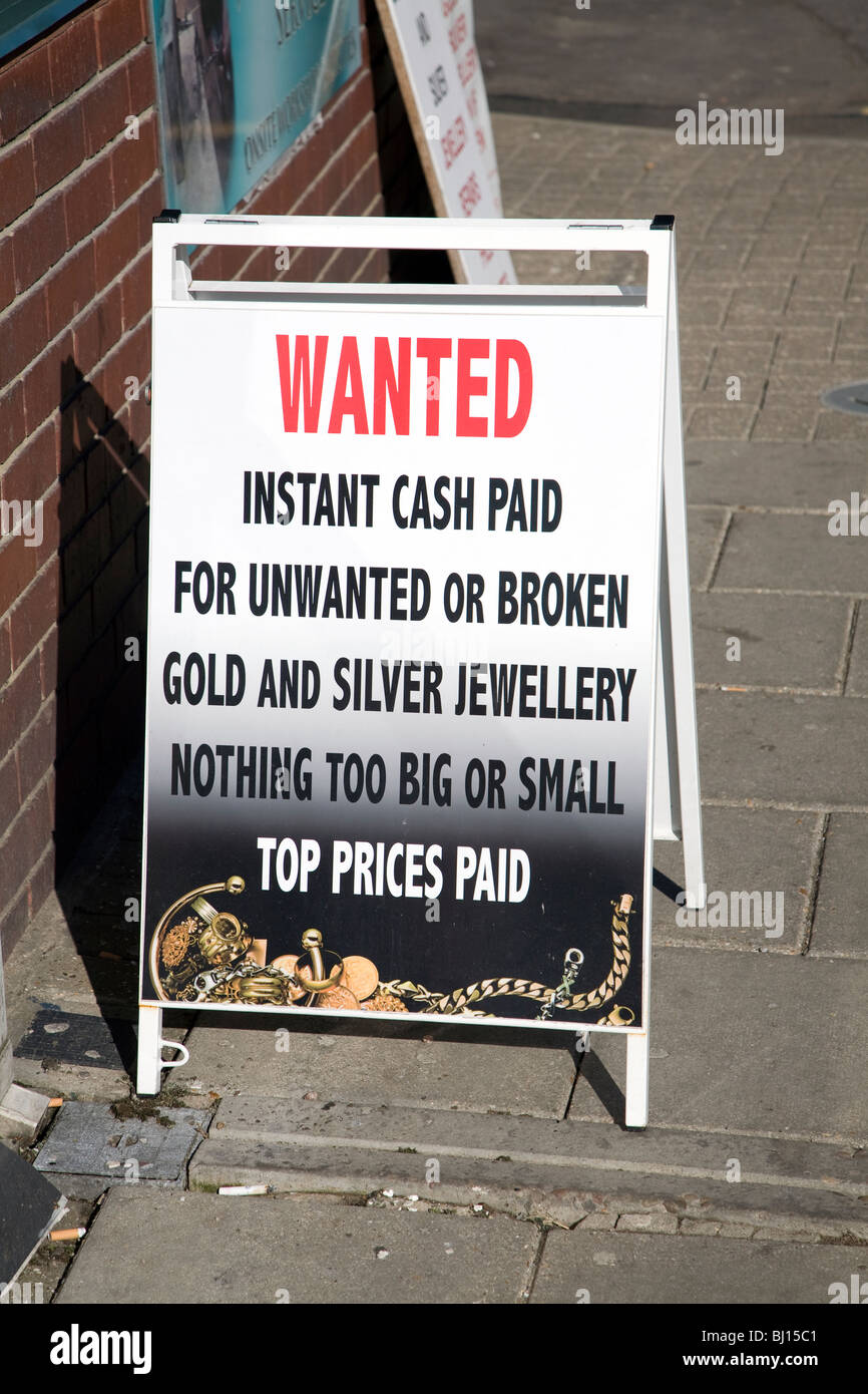 Silver jewellery hi-res stock photography and images - Alamy