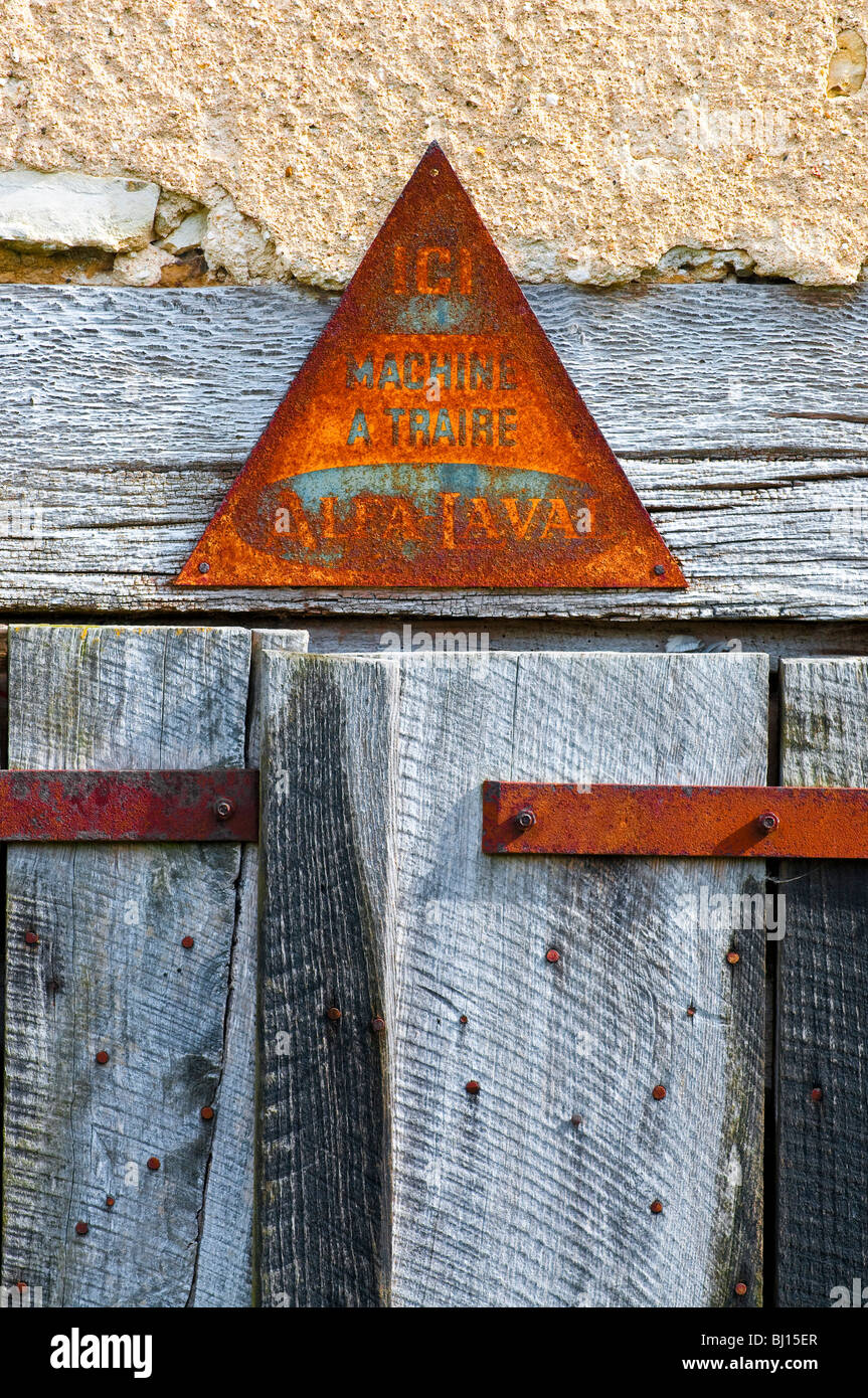 Metal door sign hi-res stock photography and images - Alamy