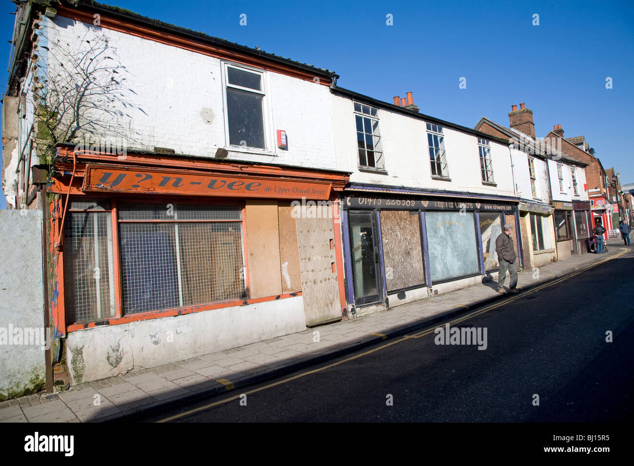 Row shops derelict hi-res stock photography and images - Alamy