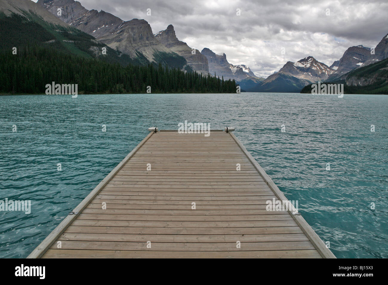 Maligne valley mountain range mountains national park nature hi-res ...