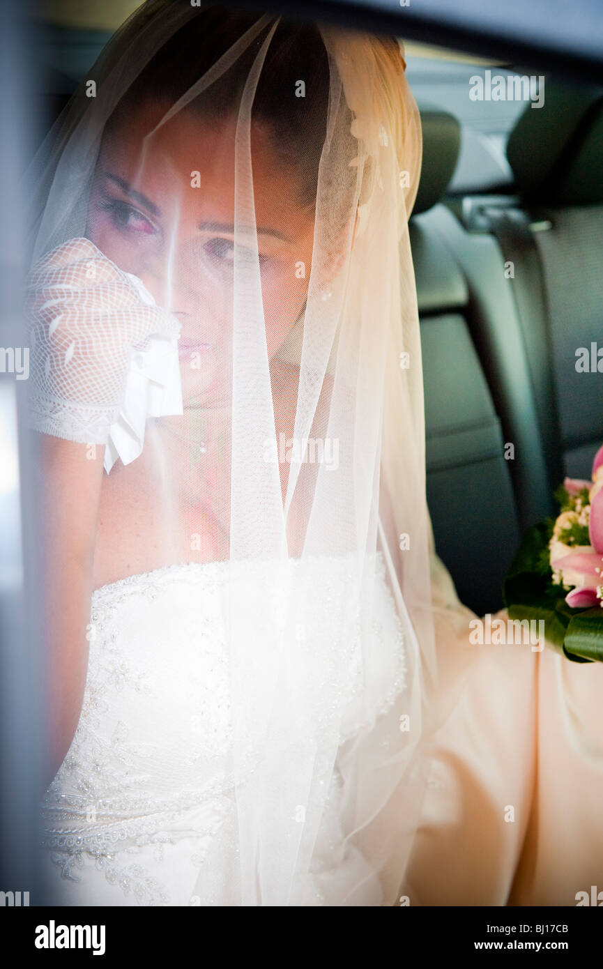 Crying bride hi-res stock photography and images - Alamy