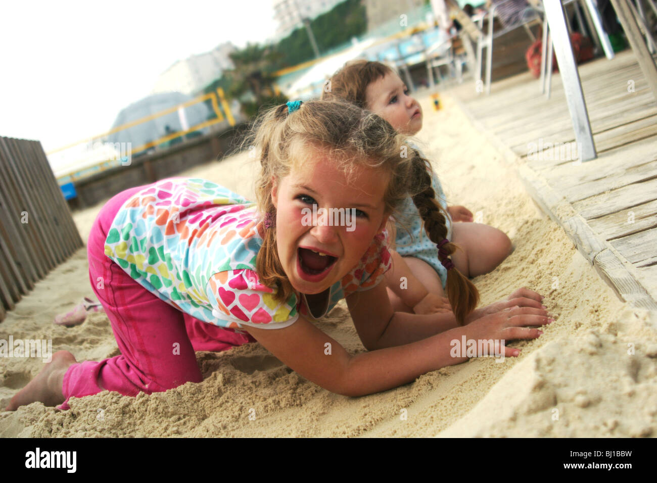 Children playing sand and water hi-res stock photography and images - Alamy
