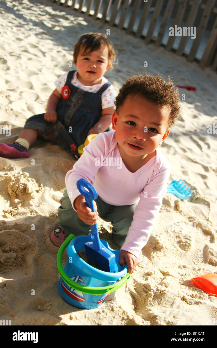 Children playing sand and water hi-res stock photography and images - Alamy