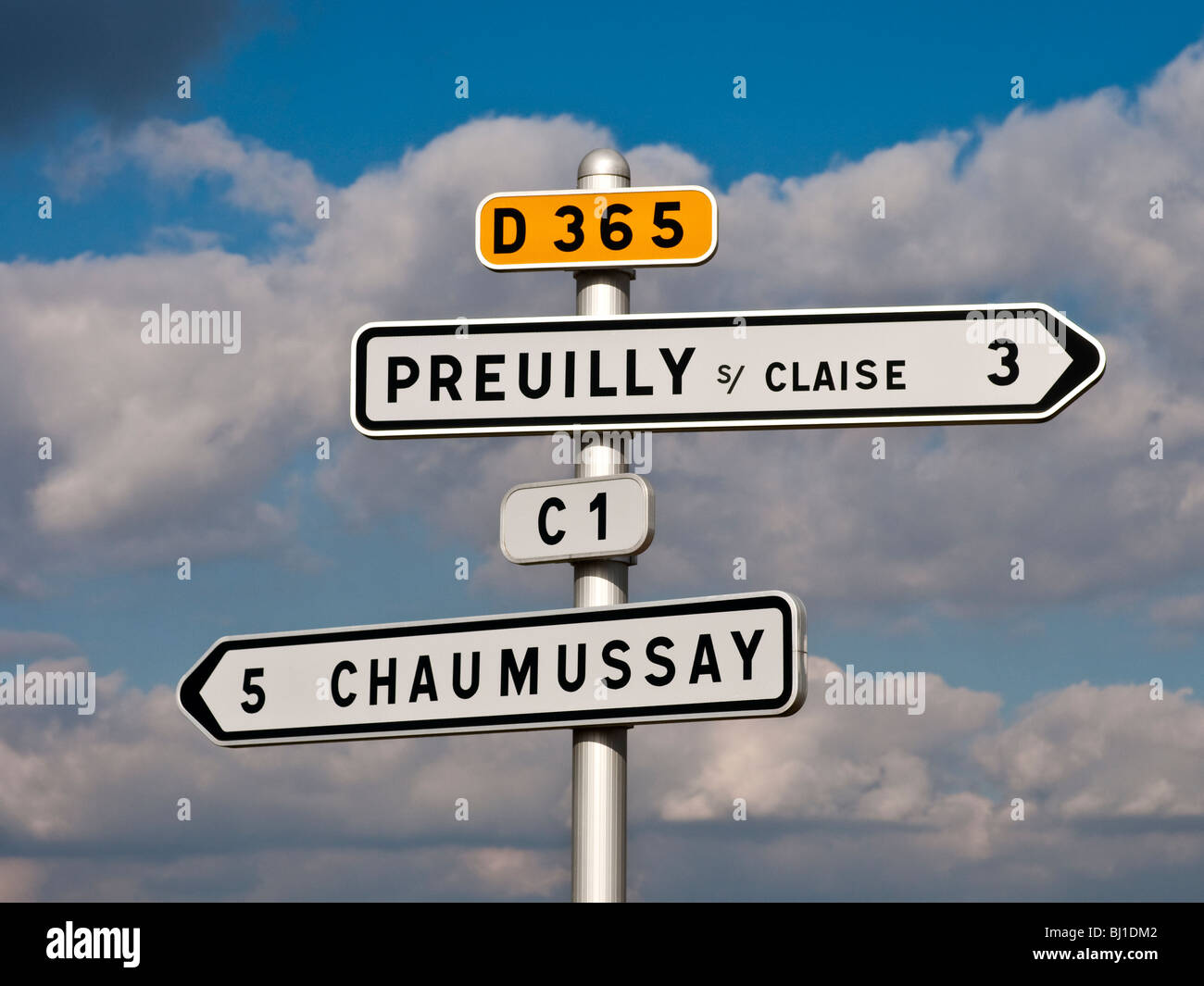 Road signs directions hi-res stock photography and images - Alamy
