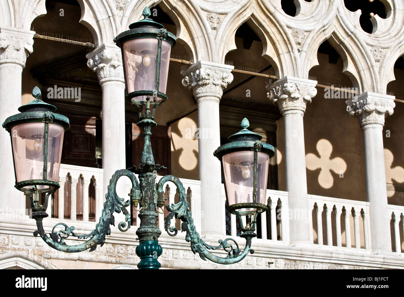 Sunlight streaming through a window hi-res stock photography and images ...