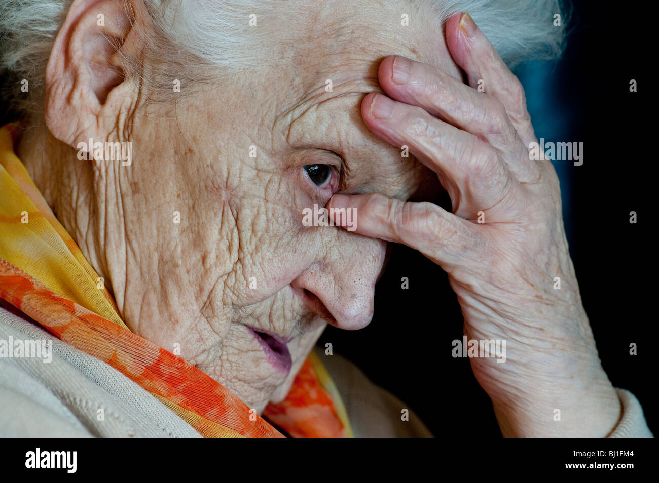 Alzheimers hi-res stock photography and images - Alamy