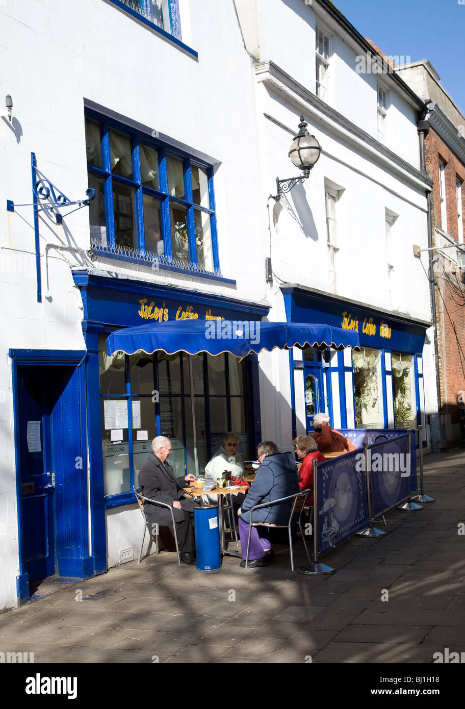 Cafe outdoor tables hi-res stock photography and images - Alamy
