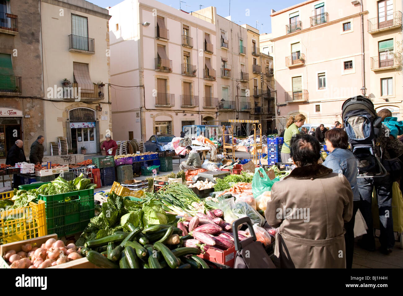Tarragona - Placa del Forum market Stock Photo - Alamy